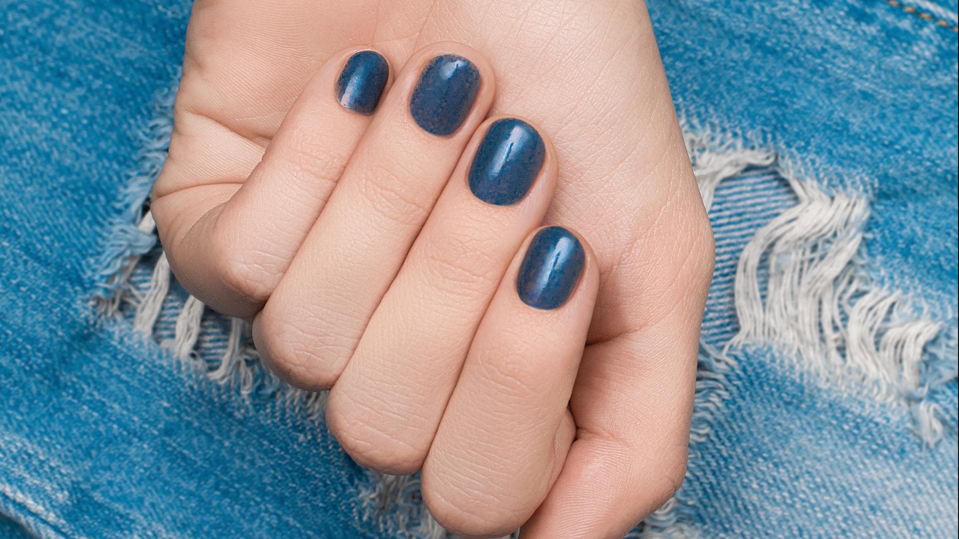 Denim-Nails sind die coolste Maniküre für den Herbst