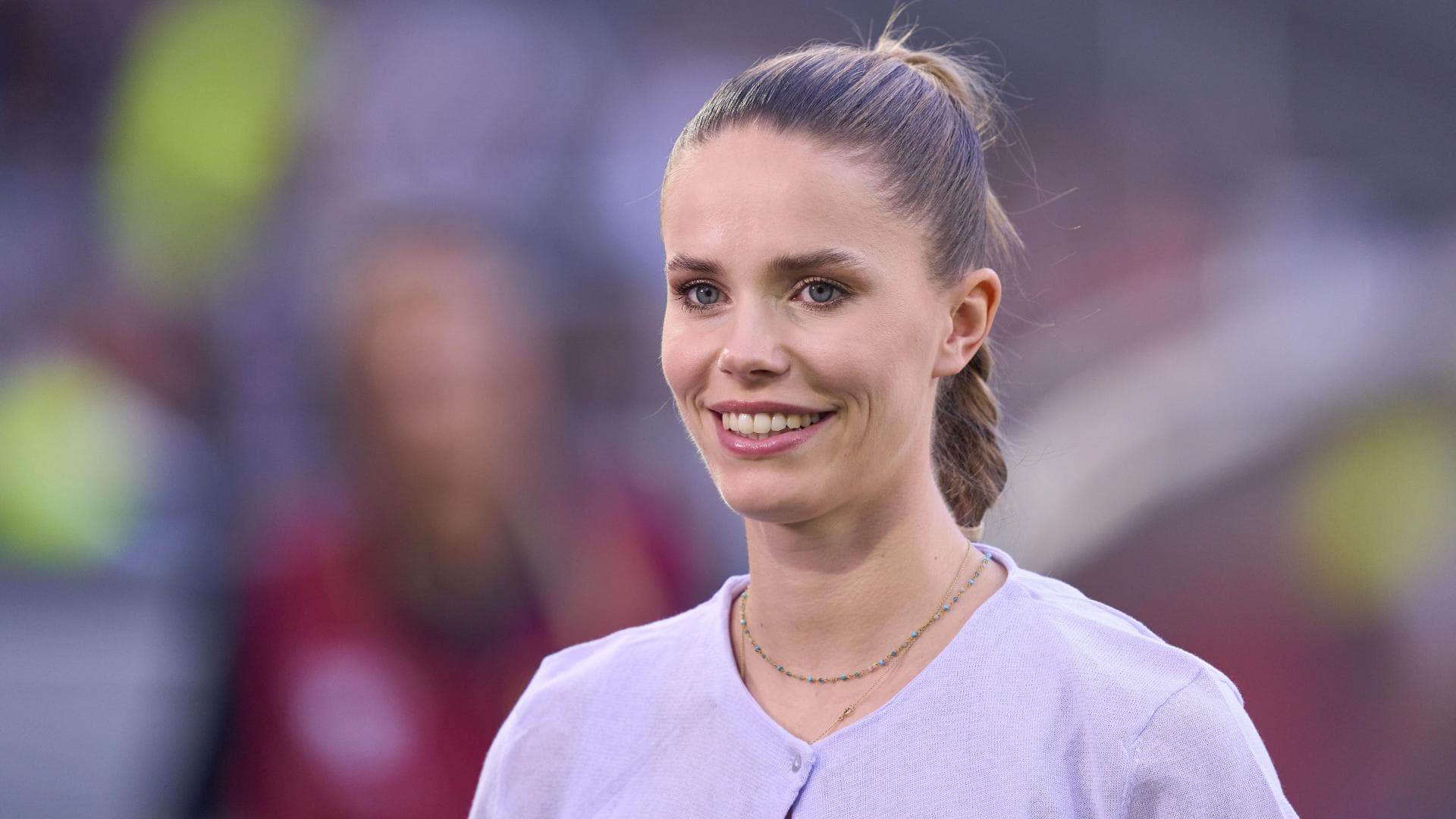Lili Engels: So tickt die jüngste WM-Moderatorin privat