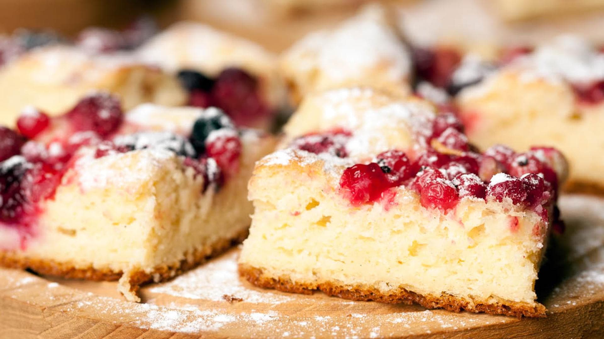 Rezept für einfachen Blechkuchen mit Kirschen