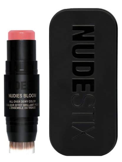 Ein Produkt für Alles: Dieser Make-up-Trend ist super praktisch