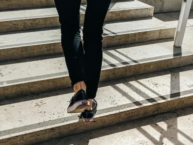 Abnehmen mit Treppensteigen: So effektiv ist es