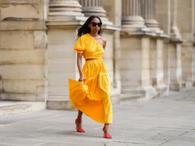 5 Schuhe, die zu langen Kleidern passen