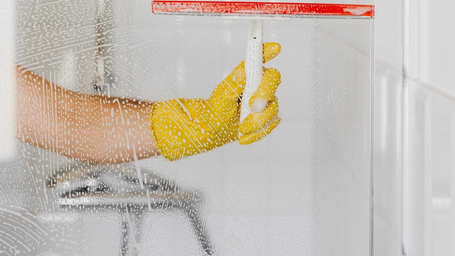 Dusche sofort sauber mit diesem Hausmittel