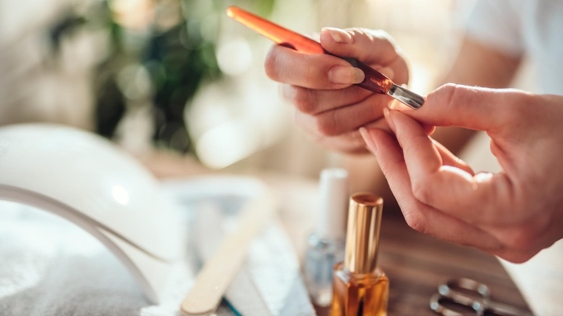 Nagelhaut entfernen: Step-by-Step-Anleitung