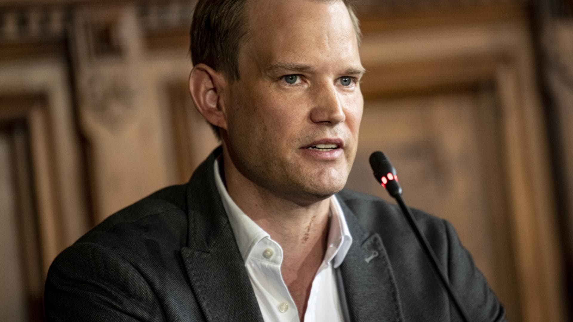 Hendrik Streeck: Heute Abend auf Virenjagd für "Extra Spezial"