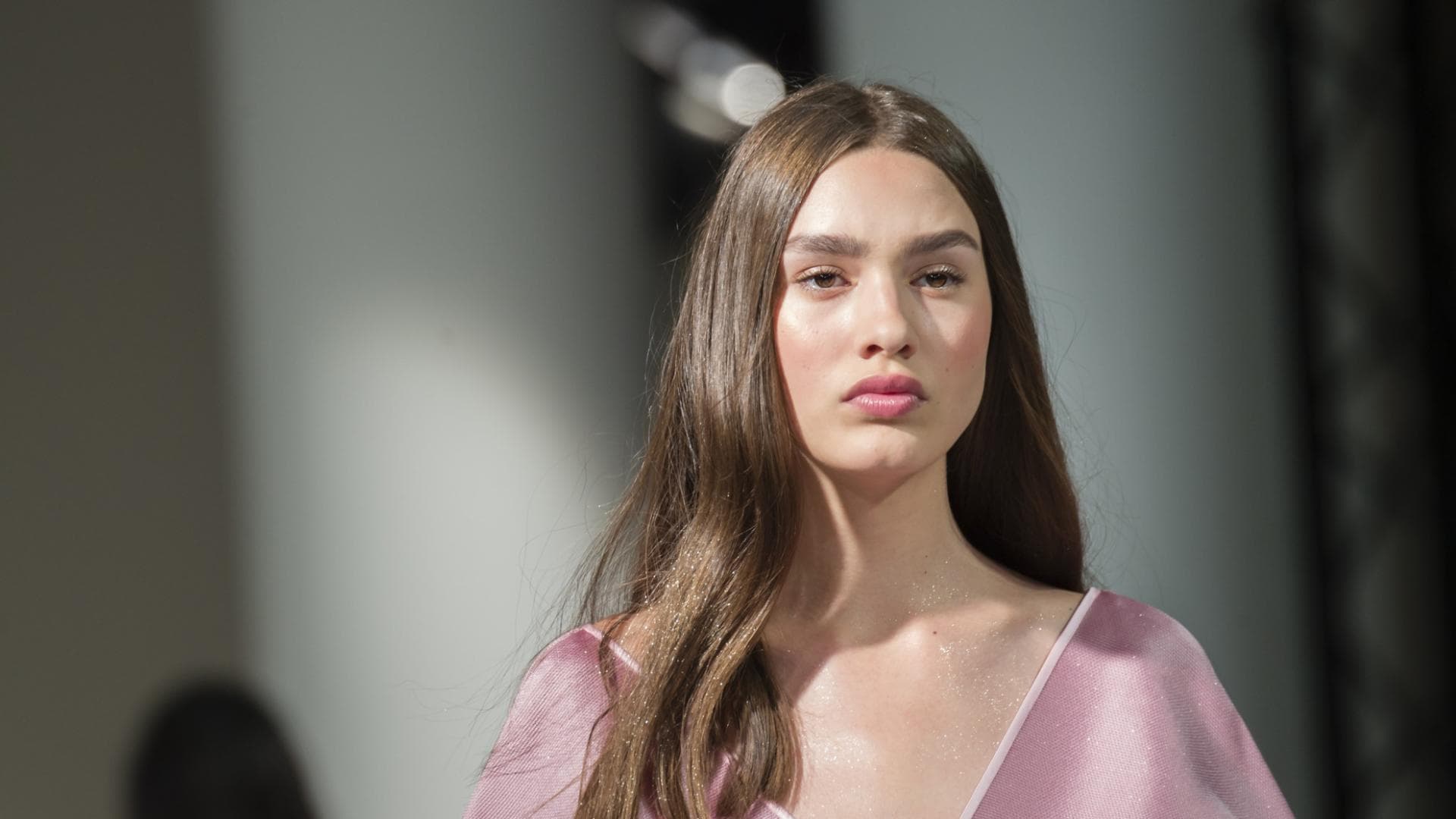 Zartes Coquette Make-up ist der Trend im Frühling