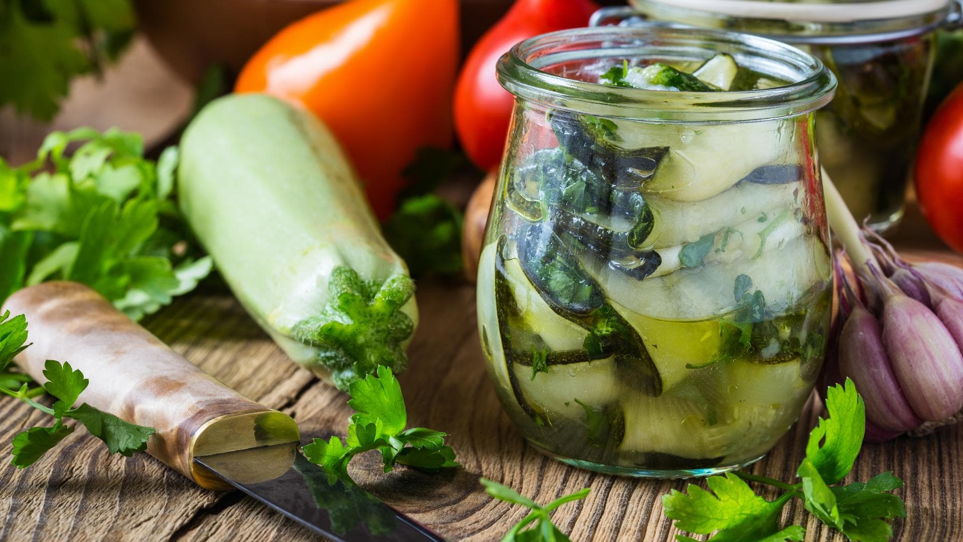 Zucchini richtig einlegen: Anleitung und Rezept